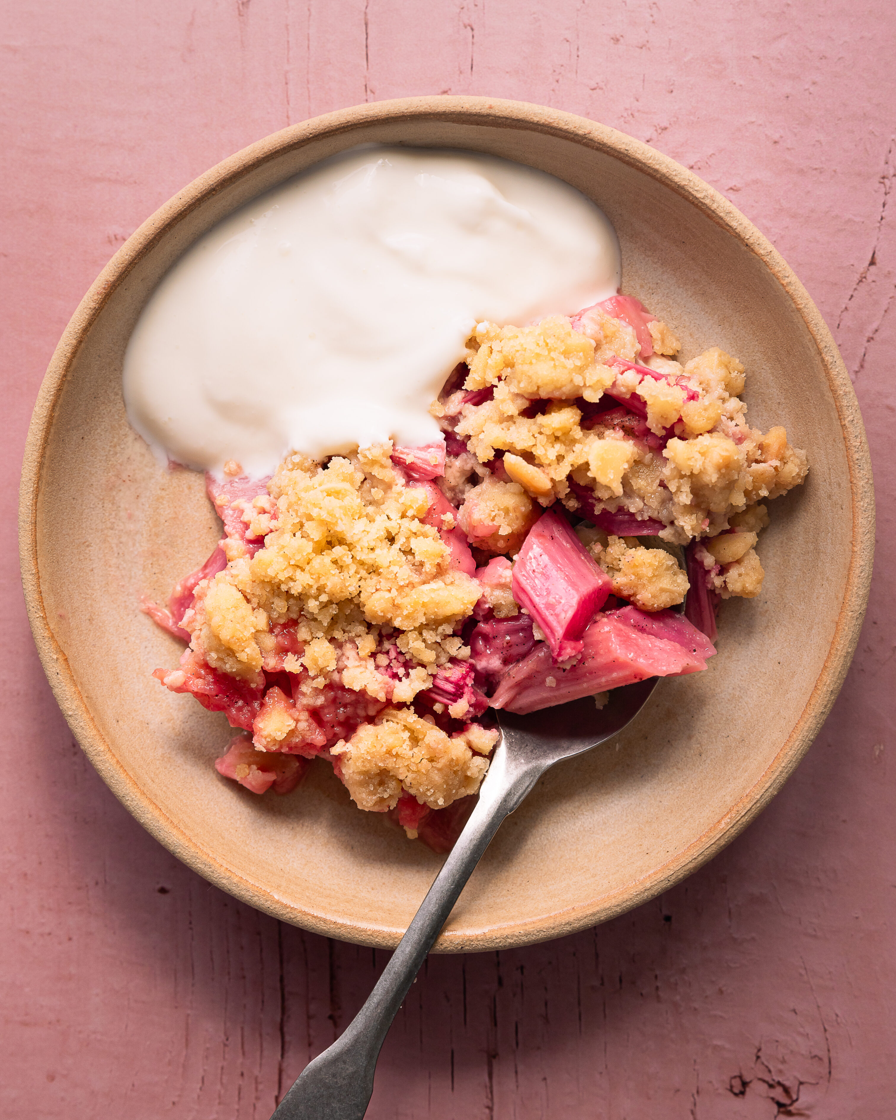 Crumble à la rhubarbe et aux amandes - Clemfoodie